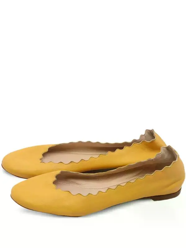 Chloé Round Toe Ballet Flats With Scalloped Trim