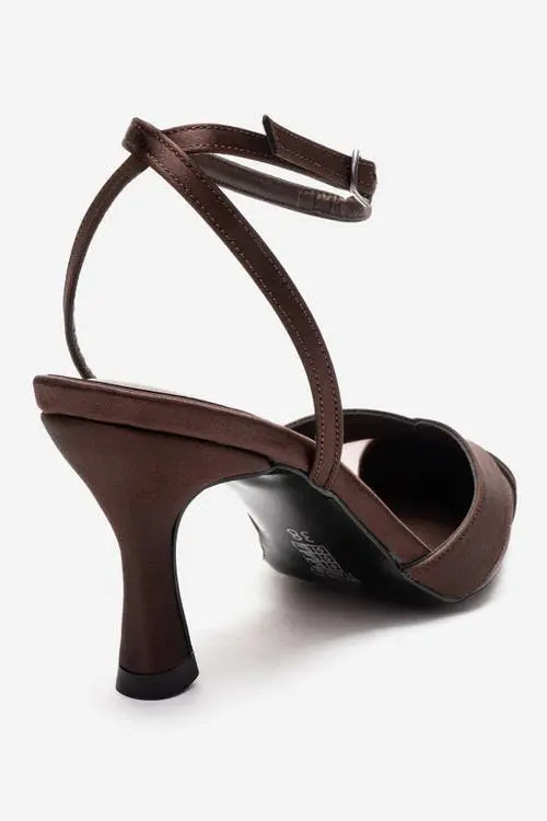 PROLOGUE SHOES Estela Stiletto Pump - Brown