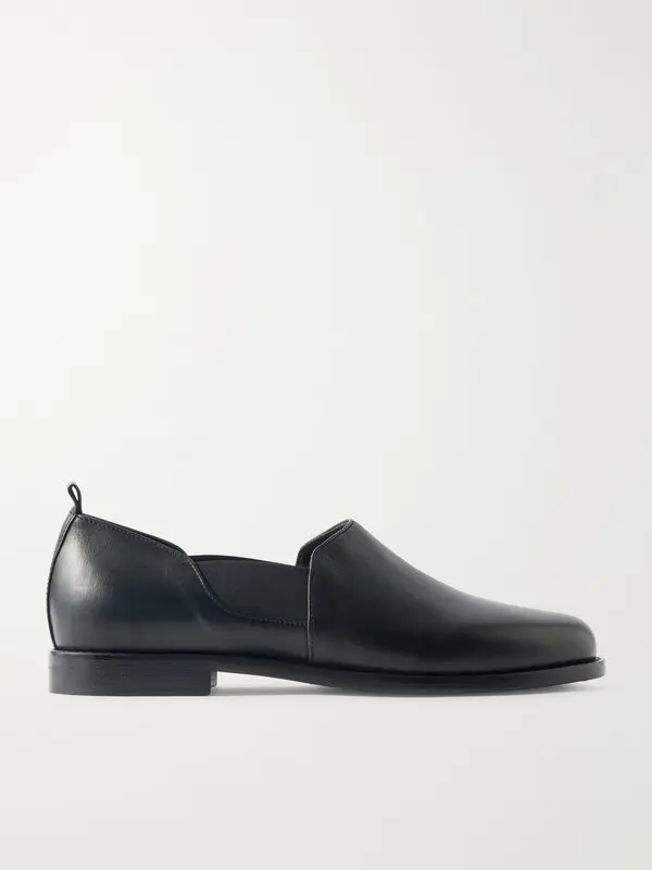 A KIND OF GUISE Fano Leather Slippers