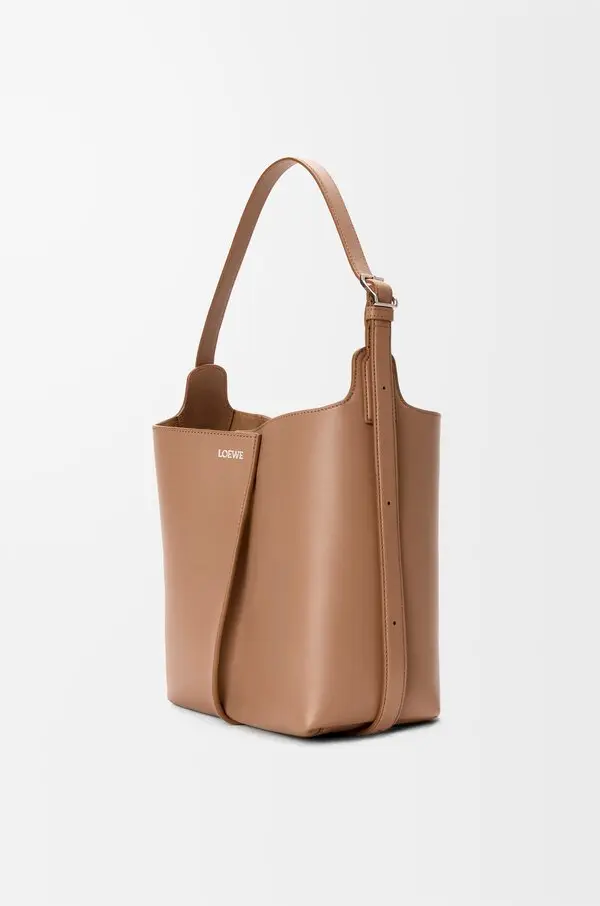 Loewe Medium Bilbao Bucket In Smooth Leather Skin - Mocha