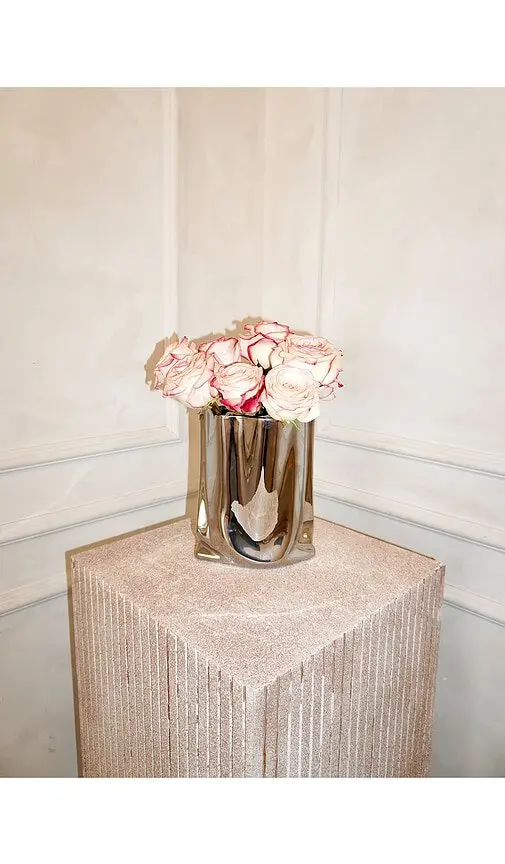 HUEGAH HOME Esmee Vase