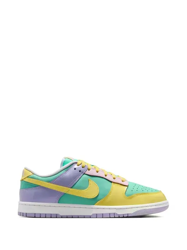 Nike Dunk Low Lace-up Sneakers - Yellow