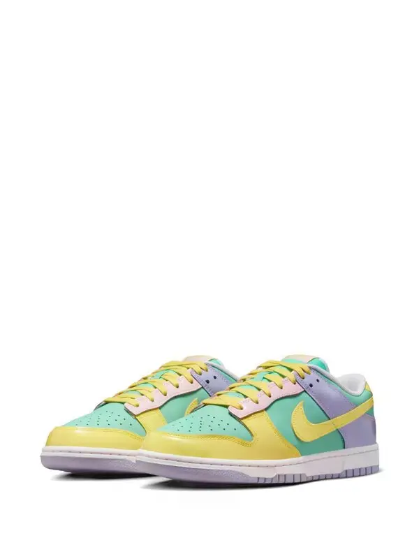 Nike Dunk Low Lace-up Sneakers - Yellow