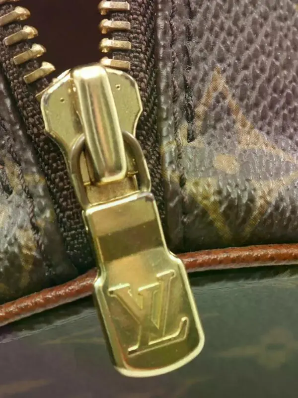 LOUIS VUITTON 2001 Monogram Papillon 26 Handbag