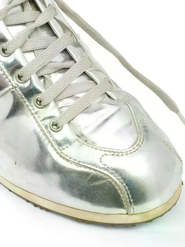 Fendi Low Top Leather Lace Up Sneakers