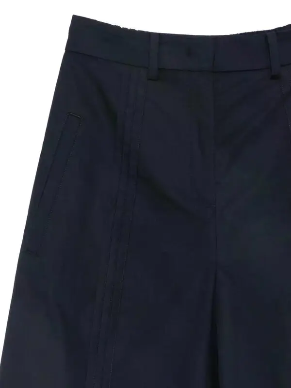 N°21 Seamed Shorts