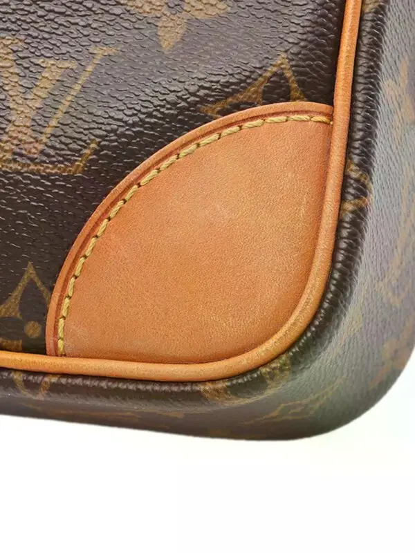 LOUIS VUITTON 2006 Monogram Trocadero 27 Crossbody Bag