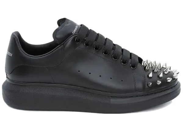Alexander McQueen Oversized Studded Sneakers - Black/silver