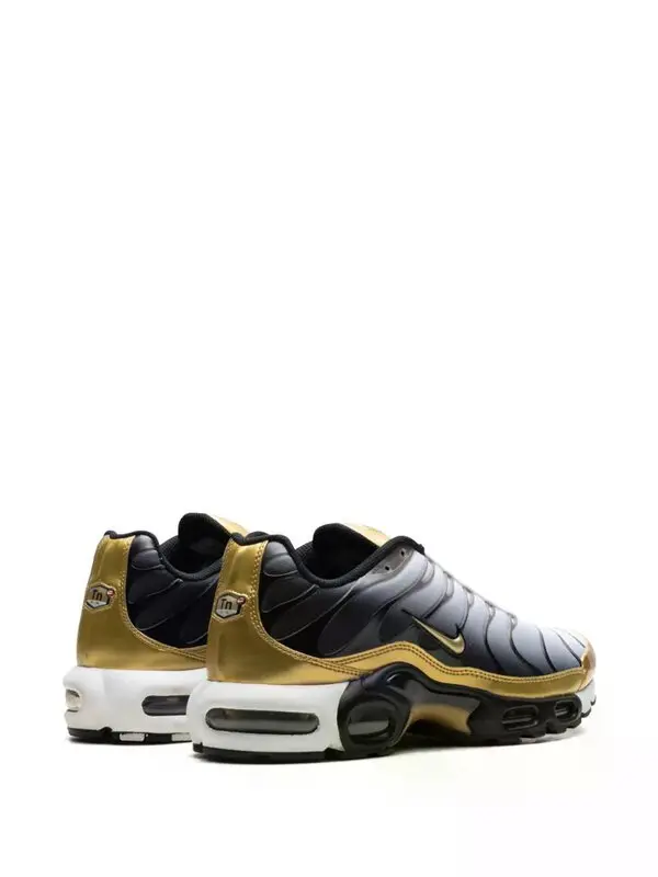 Nike Air Max Plus Sneakers - White