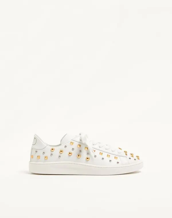 Valentino Garavani Royco Trainer In Nappa Calfskin With Stud - White/gold/silver