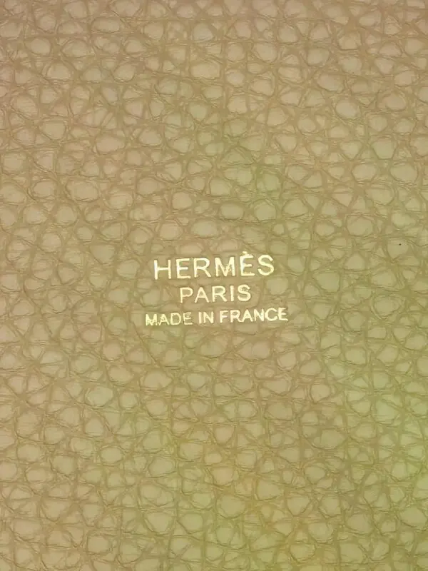 Hermès 2025 Leather Lock Handbag - Neutrals