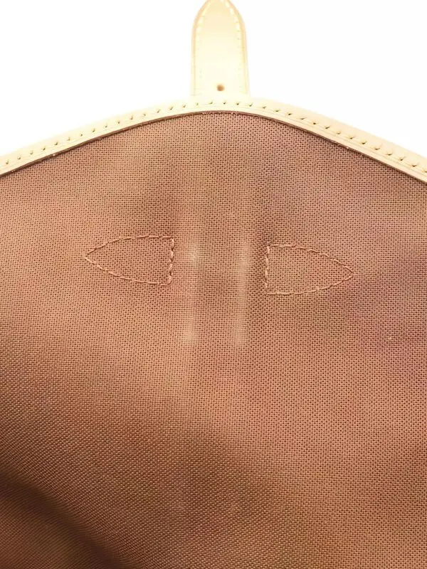 LOUIS VUITTON 2011 Saumur 30 Monogram Shoulder Bag