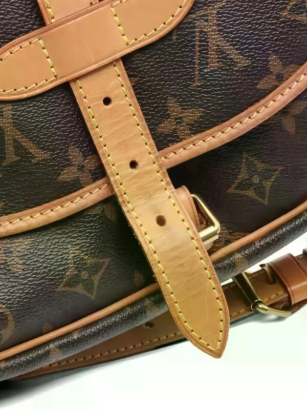 LOUIS VUITTON 2011 Saumur 30 Monogram Shoulder Bag