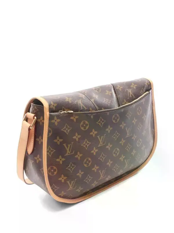 LOUIS VUITTON Monogram Canvas Ménilmontant Cross Body Bag