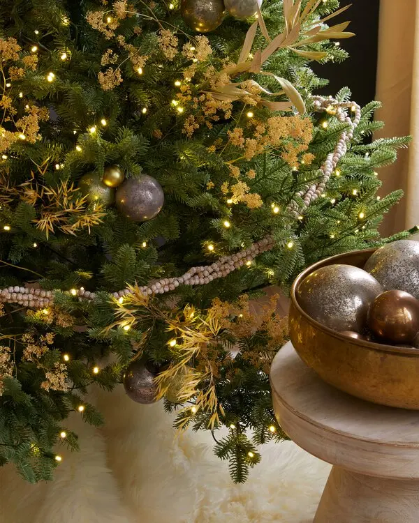 Quince Fraser Fir Christmas Tree: Lit