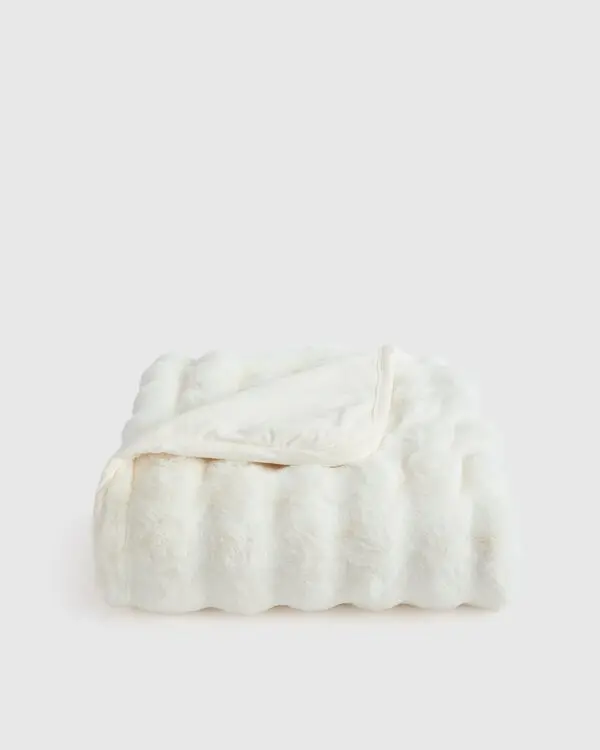 Quince Ruched Faux Fur Throw - Ivory