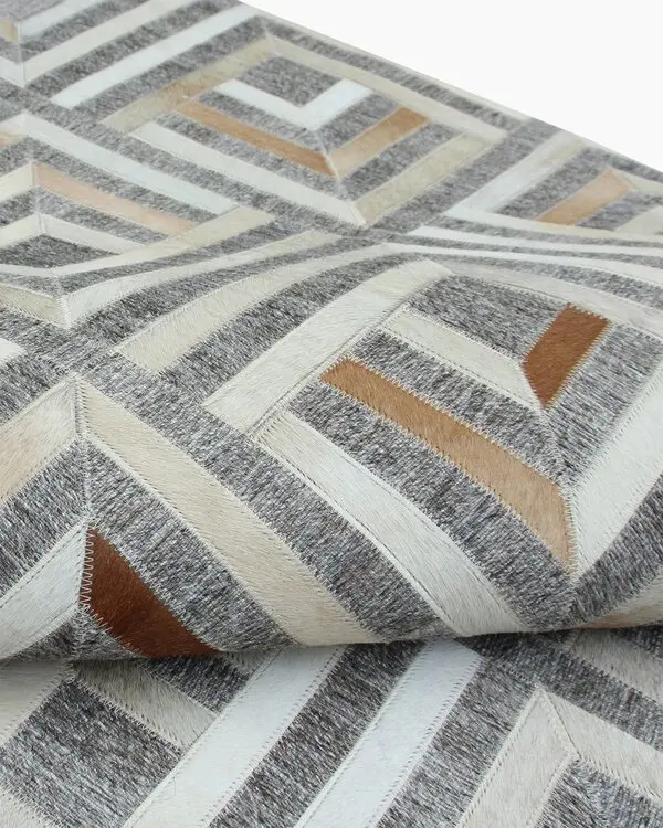 Quince Geometric Hair On Hide Rug - Natural