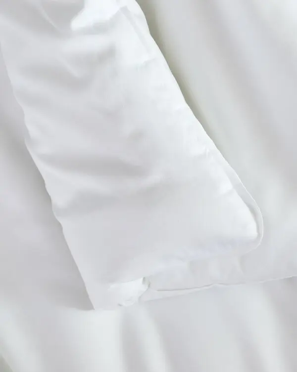 Quince Sateen Comforter - White