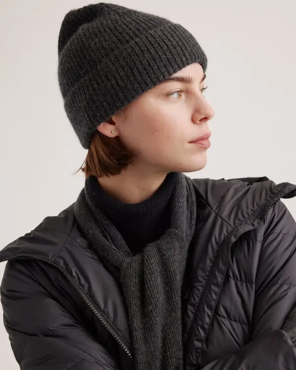 Quince Signature Grade A Cashmere Ribbed Beanie - Charcoal