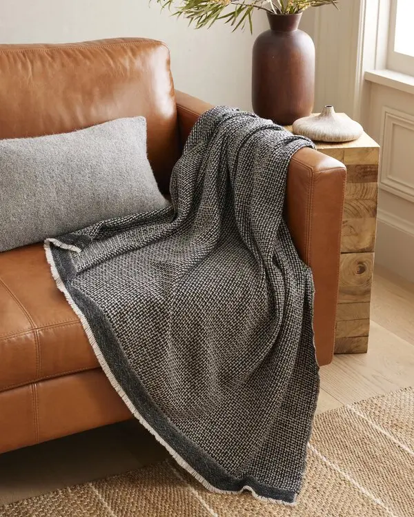Quince Cashmere Wool Patterned Throw - Black