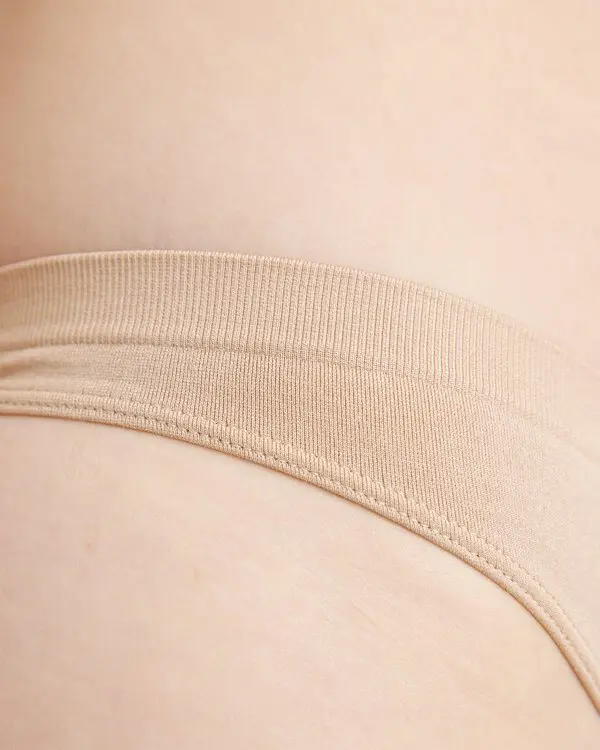 Quince Smoothing Comfort Thong - Sand