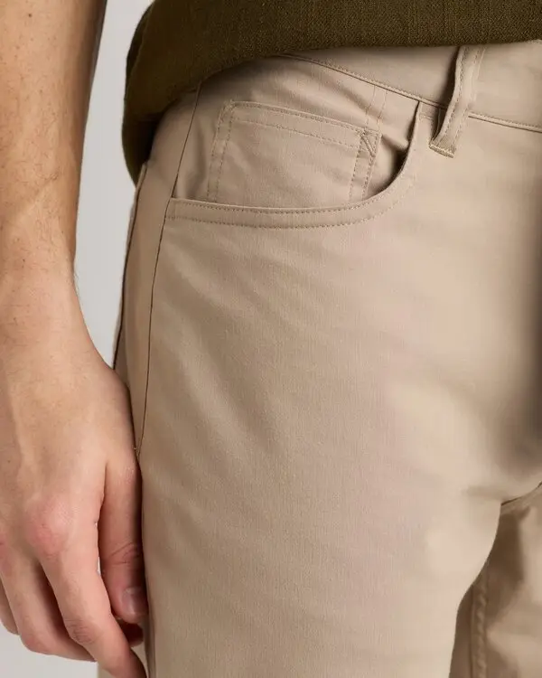 Quince Coolmax® Chino - Sand Dune