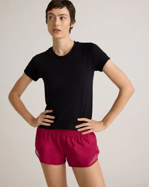 Quince Seamless Waist-length T-shirt - Black