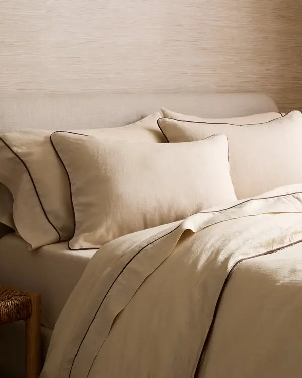 Quince Contrast Piped Wool Pillow Cover - Oat/espresso