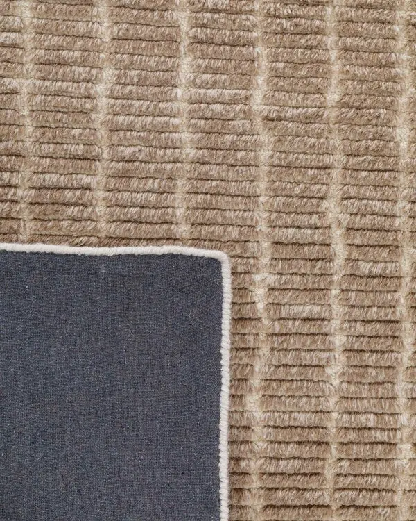 Quince Canyon Hand-tufted Wool Rug - Brown
