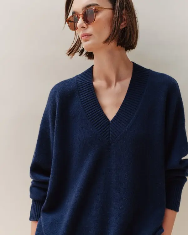Quince Mongolian Cashmere V-neck Sweater - True Navy