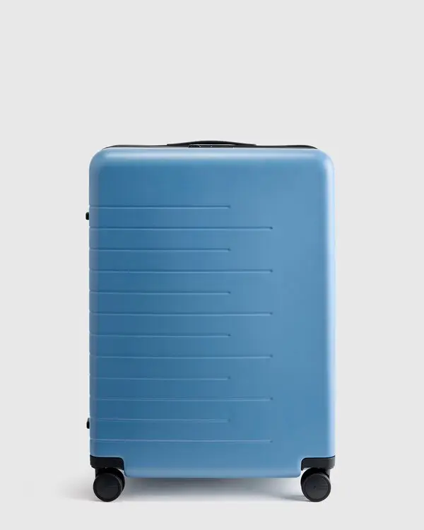 Quince Expandable Large Check-in Suitcase - Blue