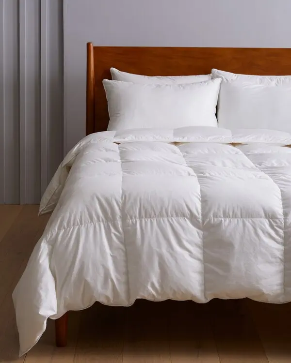 Quince Lightweight Premium Down Alternative Comforter
