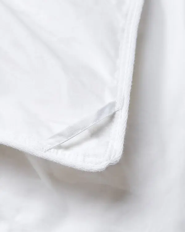 Quince Lightweight Premium Down Alternative Comforter
