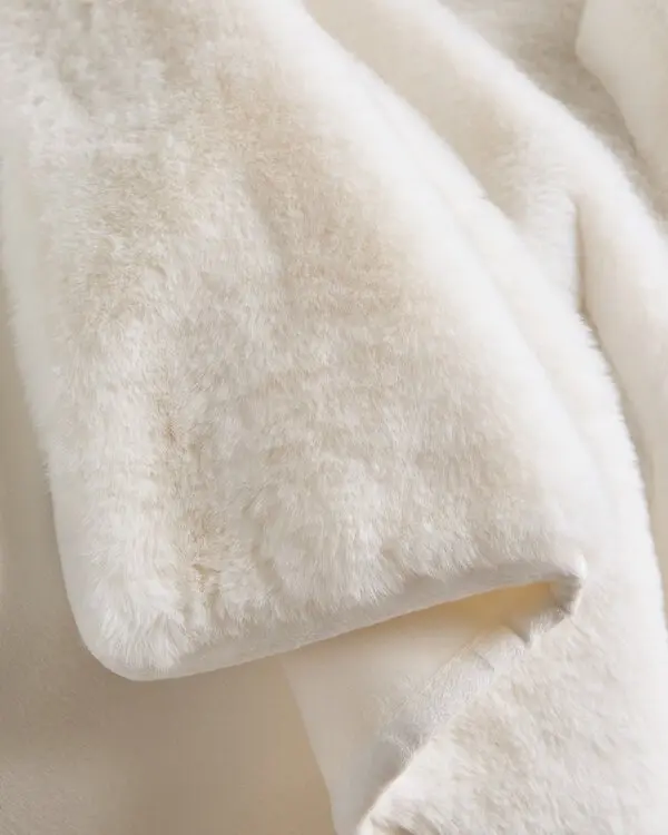 Quince Luxury Faux Fur Throw - Ivory