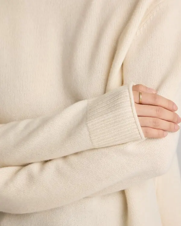 Quince Boxy Crewneck Mongolian Cashmere Sweater - Ivory
