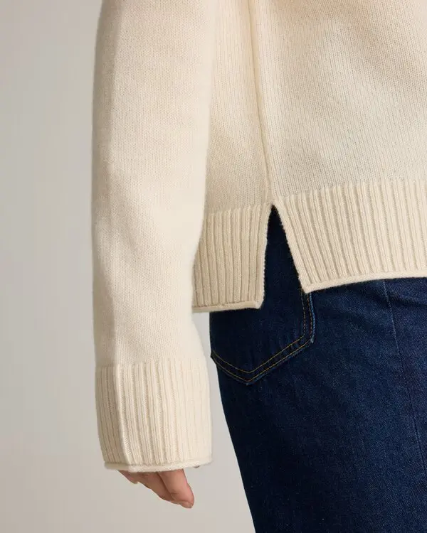 Quince Boxy Crewneck Mongolian Cashmere Sweater - Ivory