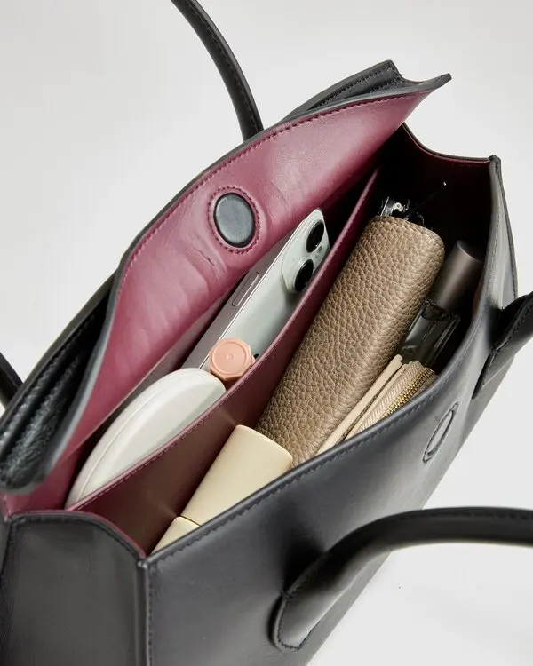 Quince Amelie Shoulder Bag In Italian Leather