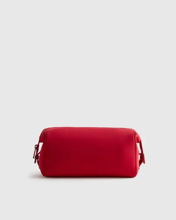 Quince All-day Neoprene Toiletry Bag - Ruby Red