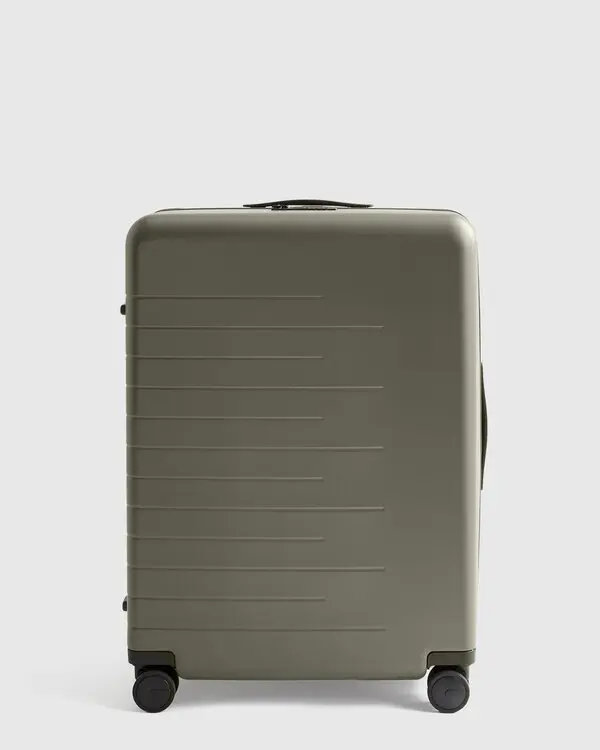 Quince Carry-on And Medium Check-in Suitcase Set - Olive