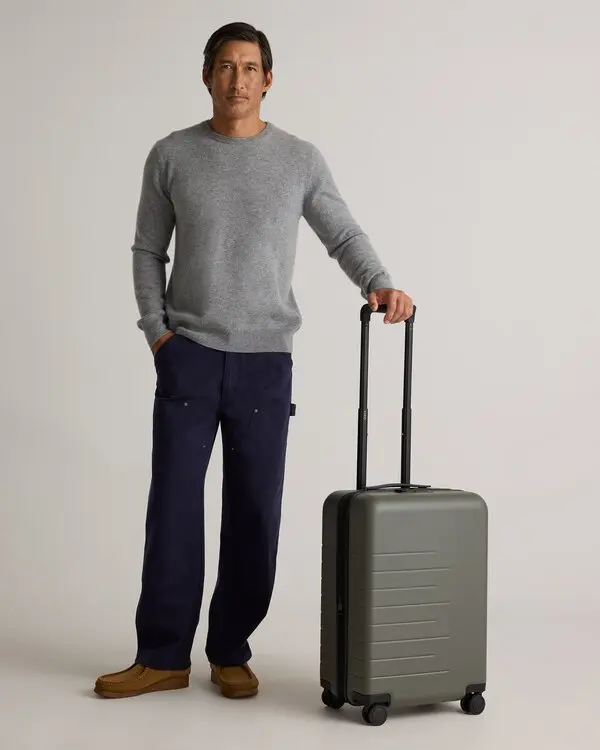 Quince Carry-on And Medium Check-in Suitcase Set - Olive