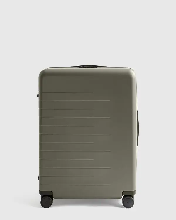 Quince Medium Check-in Suitcase - Olive