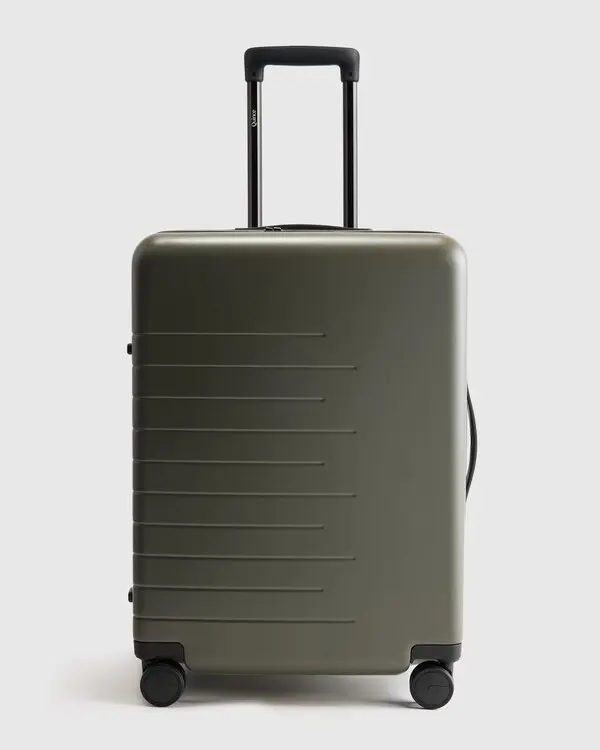 Quince Medium Check-in Suitcase - Olive