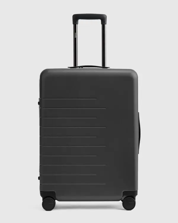 Quince Expandable Medium Check-in Suitcase - Black