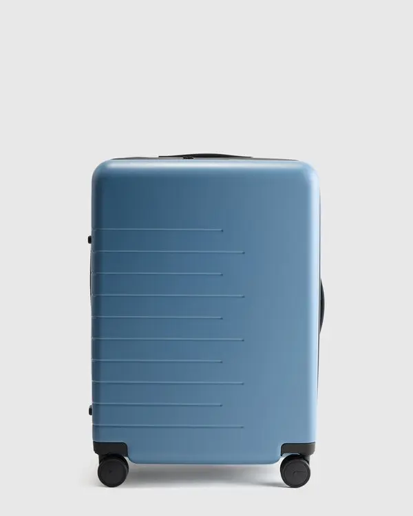 Quince Expandable Medium Check-in Suitcase - Blue