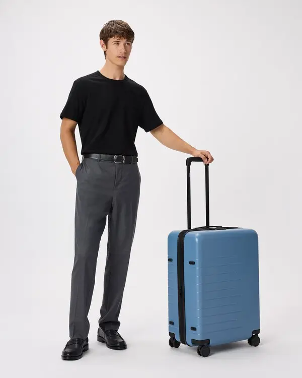 Quince Expandable Medium Check-in Suitcase - Blue