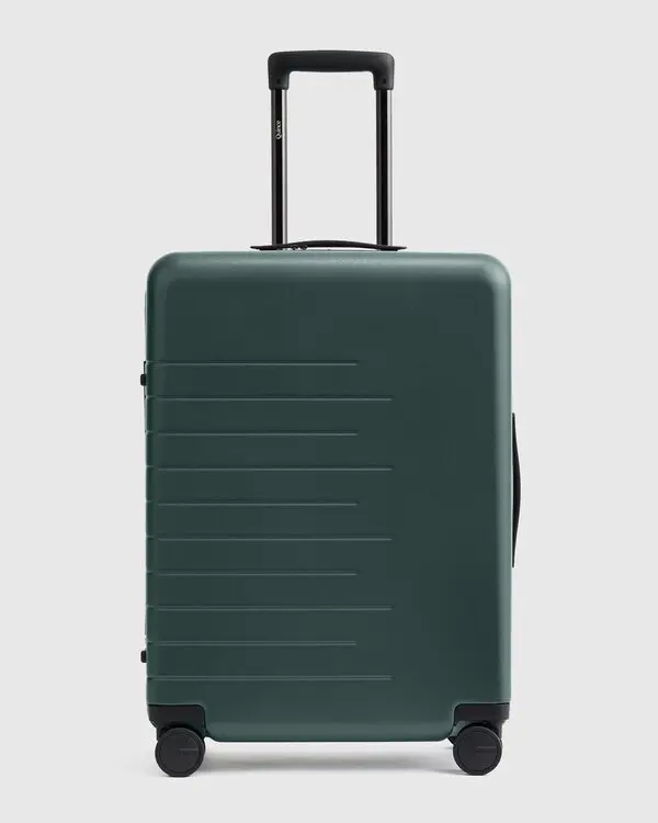 Quince Expandable Medium Check-in Suitcase - Dark Green