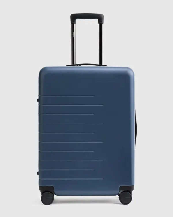 Quince Expandable Medium Check-in Suitcase - Navy