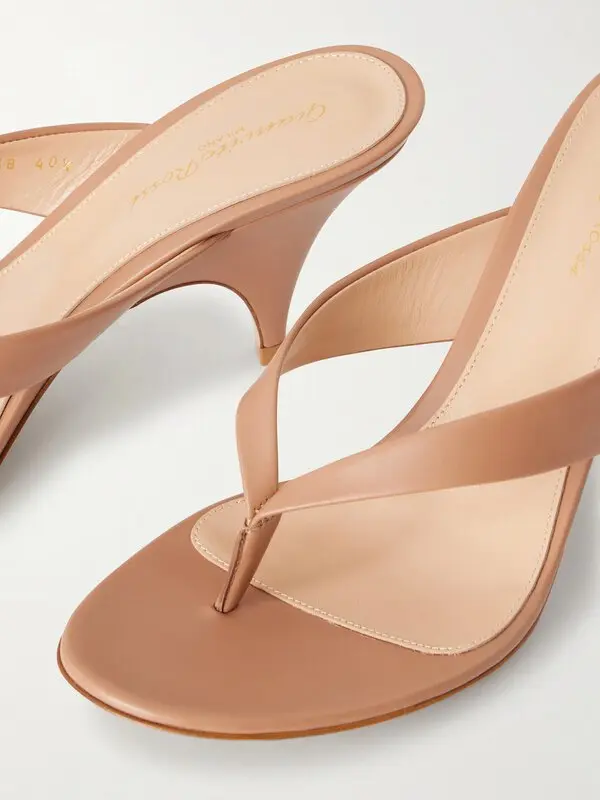 GIANVITO ROSSI Sofia 70 Leather Thong Sandals - Neutrals