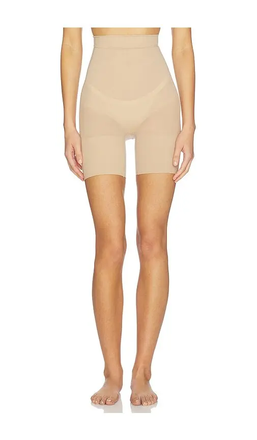 SKIMS Sheer Seamless Mid Thigh Short In Tan - Clay