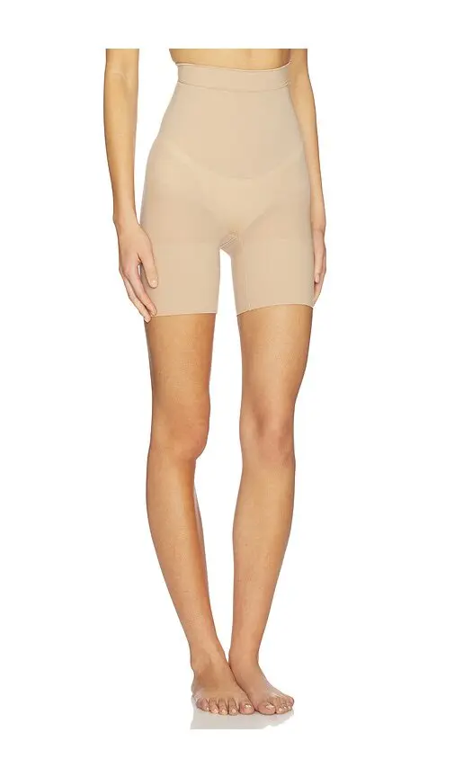 SKIMS Sheer Seamless Mid Thigh Short In Tan - Clay